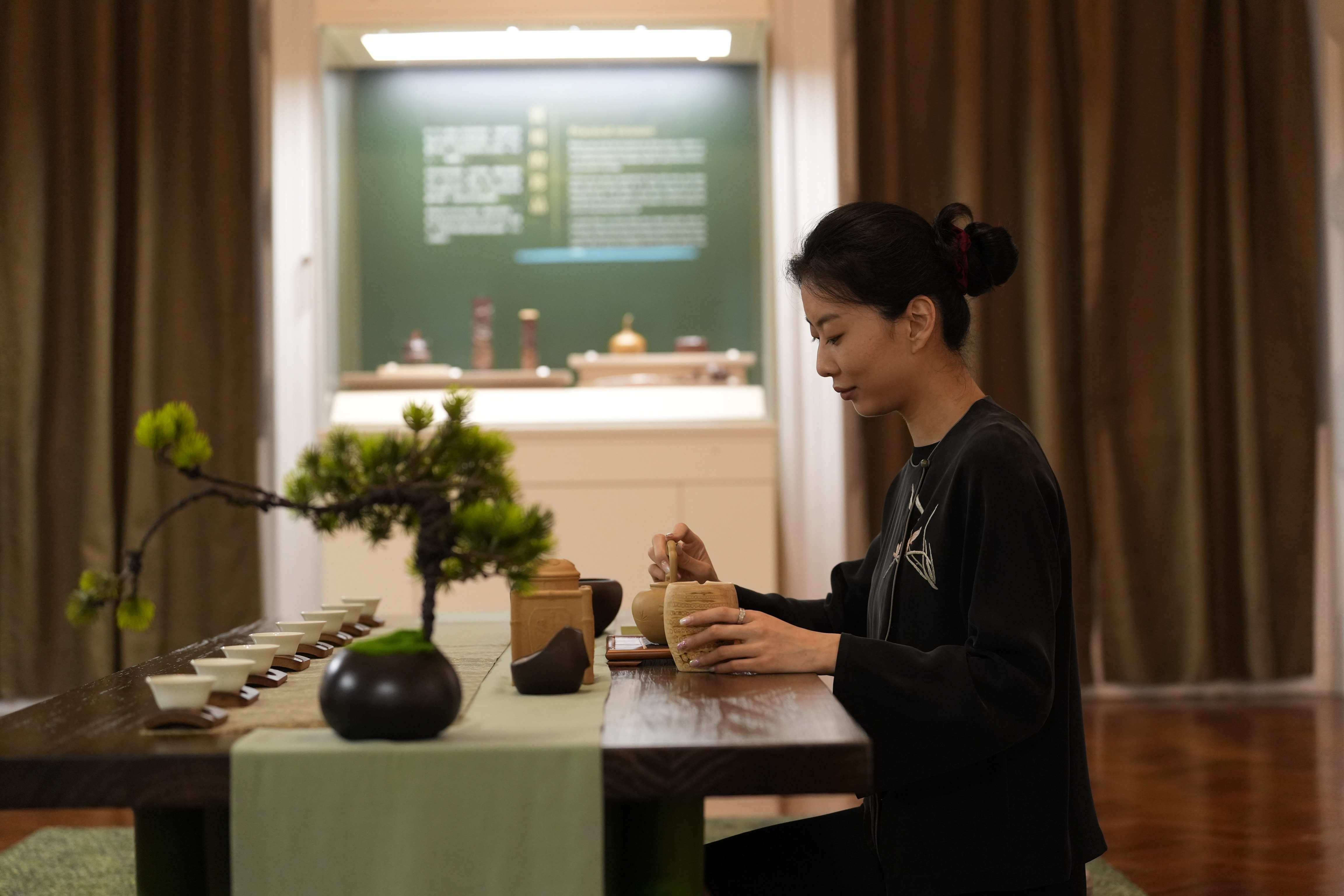 Hong Kong Museum of Art - Tea for All